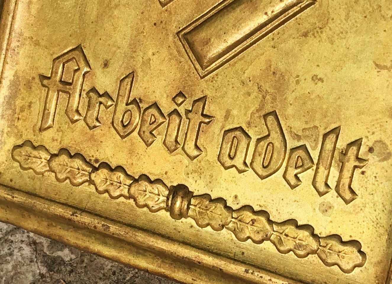 Arbeit Adelt Plaque Plate